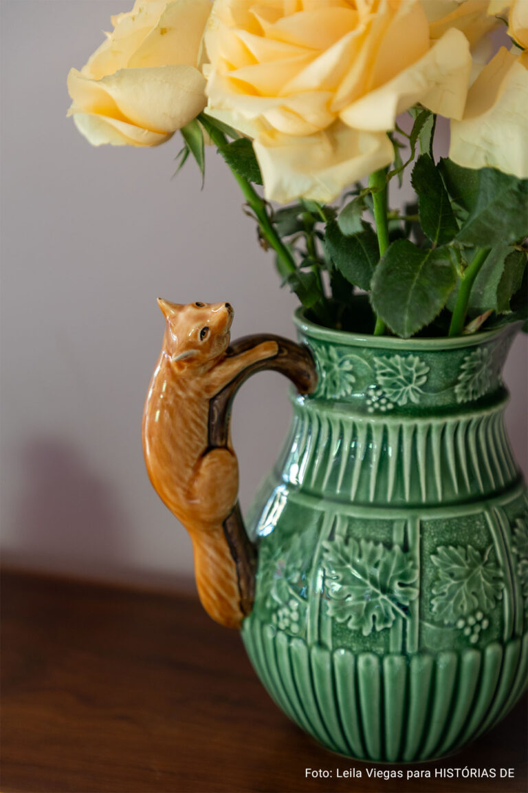 Apartamento maximalista em Brasília inspirado em Almodóvar